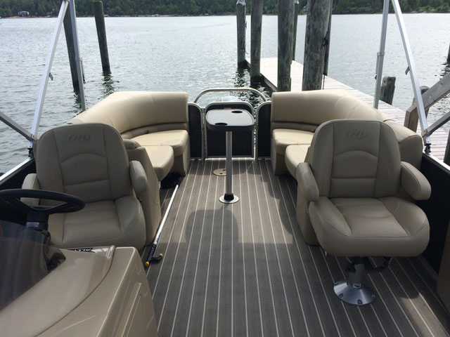 Summertime Rentals | Tritoon Rentals - Lake Charlevoix, Walloon Lake