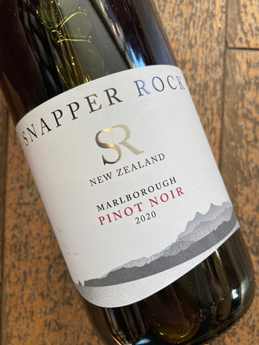 Snapper Rock Pinot Noir | www.thenakedgrape.co