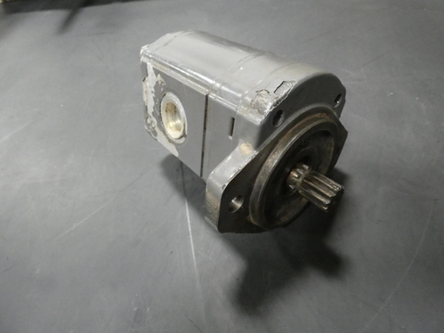 579686D1 Hydraulic Motor | Gator Center