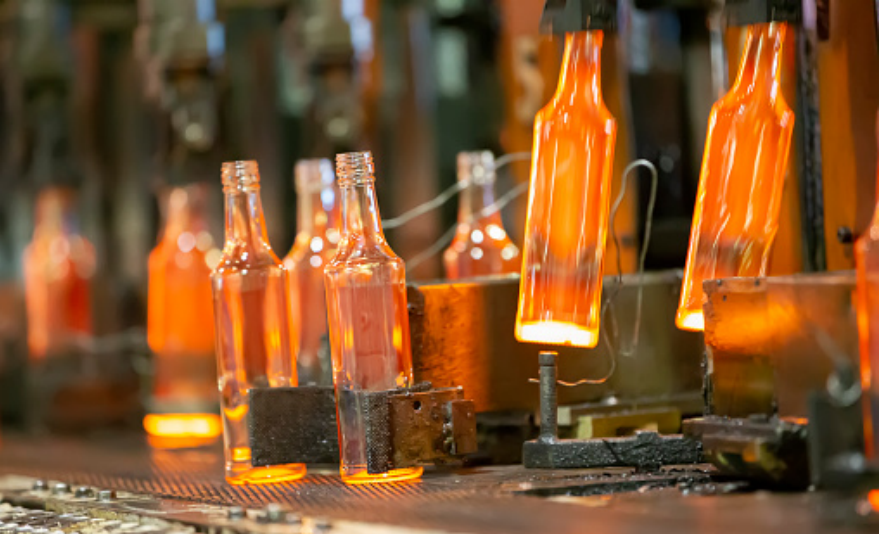 Inside the Glass Bottle Production Process: From Sand to Shelf