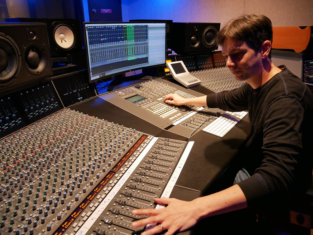 Mixing Engineers vs. Music Producers: Understanding the Differences