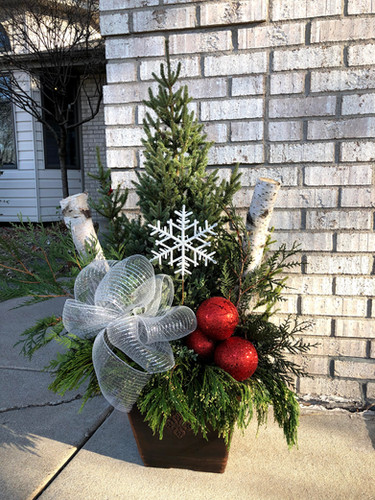 Spruce Tip Planter Class 7 pm | No Loose Ends