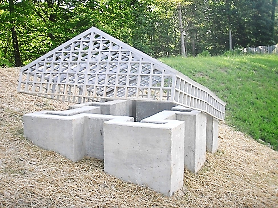 Labyrinth Top Intake Structure