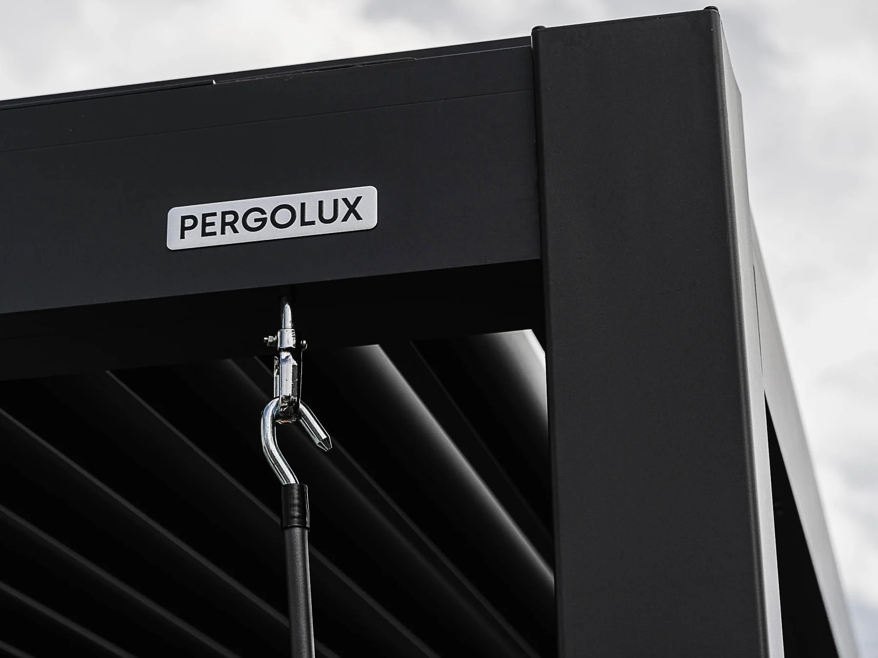 Montage Pergolux Pergola S2 mit Lamellendach | PLX Montage GmbH