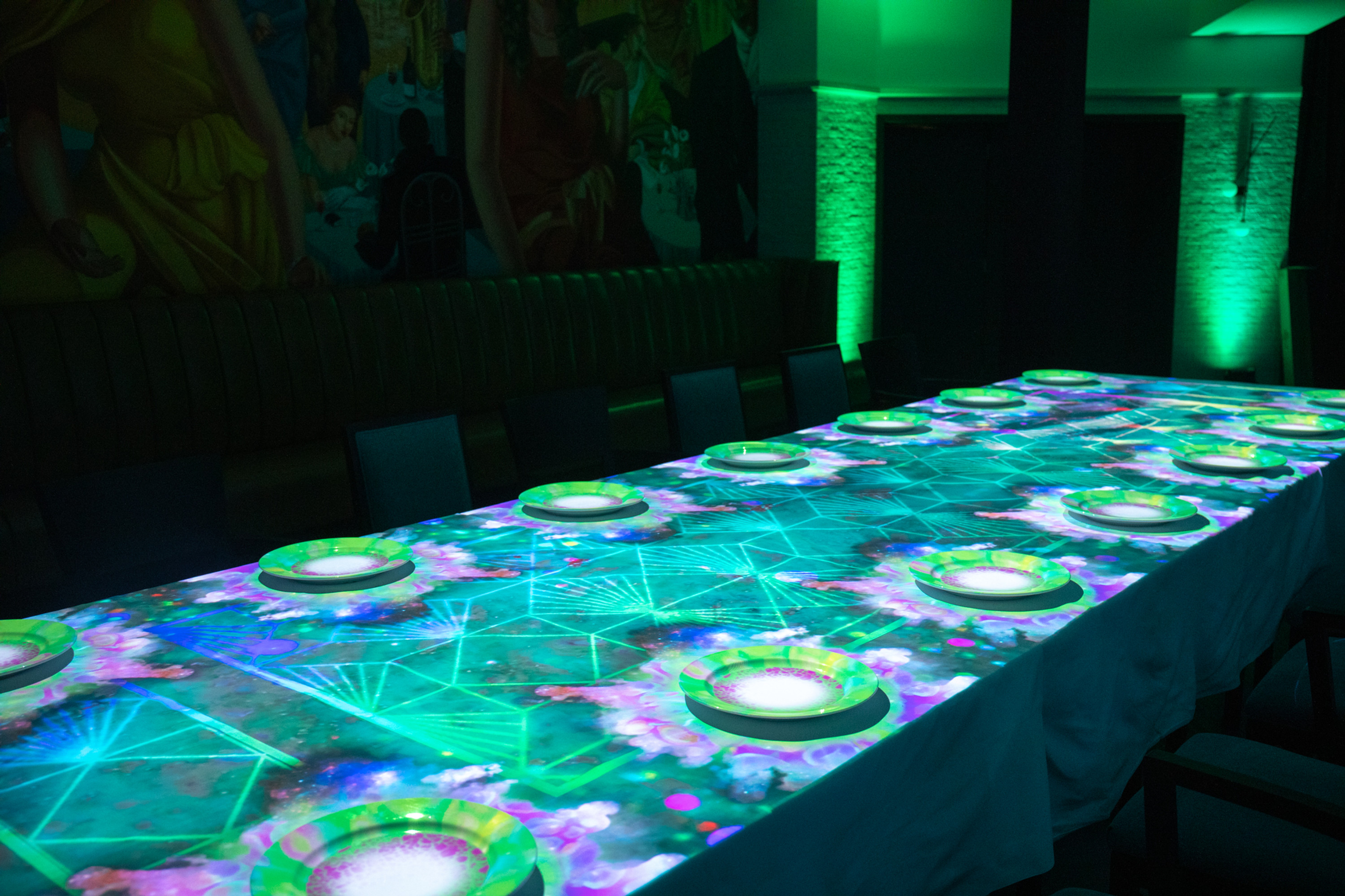 GRAB THUMBS UP IMMERSIVE DINING EXPERIENCE