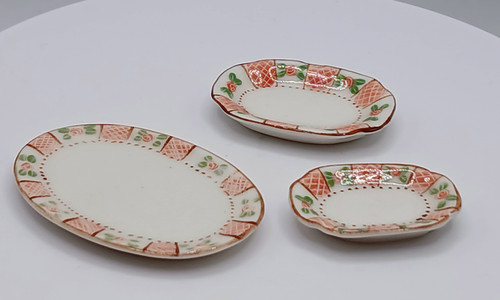 Set of Three Vintage Serving Plates. | RichMiniatures