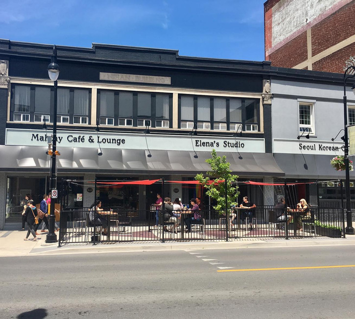 Mahtay Cafe & Lounge