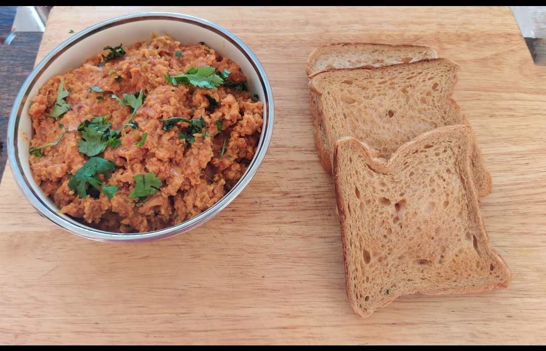 AKOORI (The Parsi style scrambled eggs)