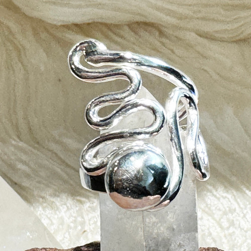 Lilith's Familiar ring | savanesilver