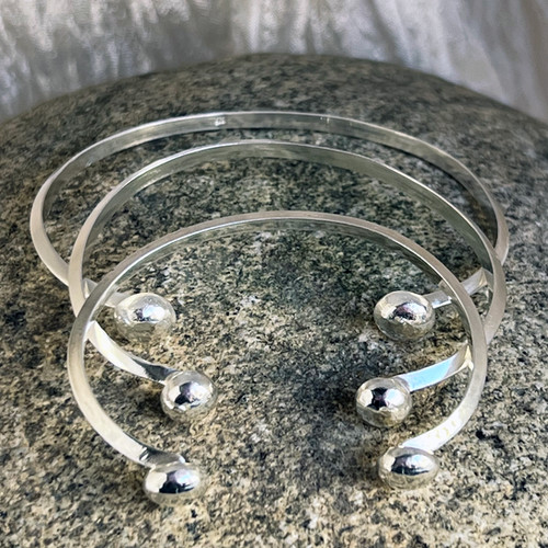 Ridged Torque Bracelet by size | savanesilver