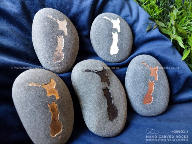 NZ MAP | Hand Carved Rocks