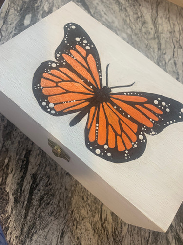 Monarch butterfly box | Universalempowerment