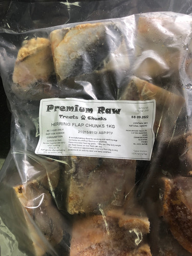 Herring flap chunks 1kg | Womlu Pet Foods