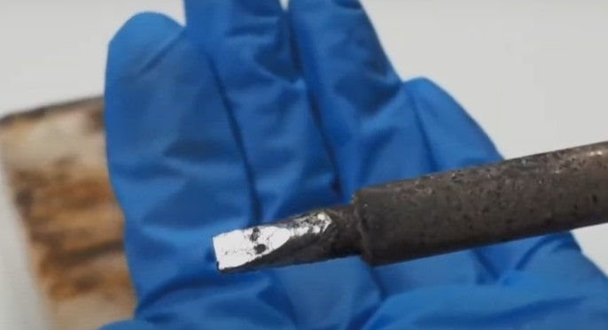 Cleaning a Dirty Soldering Iron