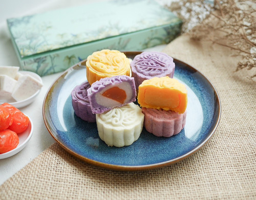 Modern moon cake | sweetscottage