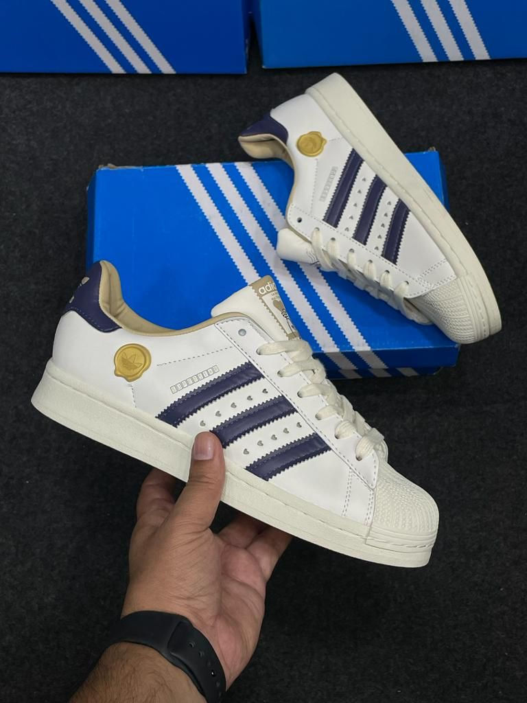 Buy Adidas First Copy Shoes at a Guaranteed Low Price. 2/3