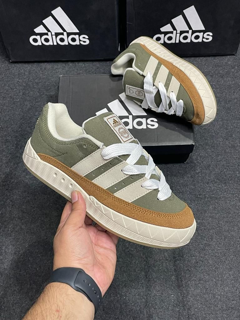 Buy Adidas First Copy Shoes at a Guaranteed Low Price. 3/3