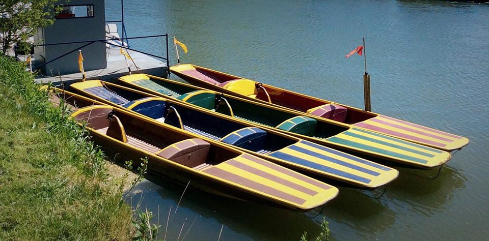 Paddle and Electric Punts, Boat Hire, Newbridge, Oxfordshire