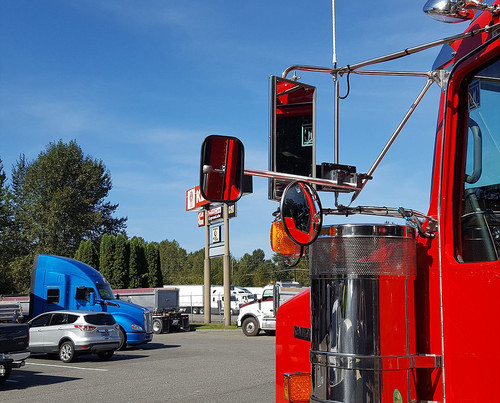 Kenworth T800 Oversize Load Mirror Bracket | Mirrorextension.com