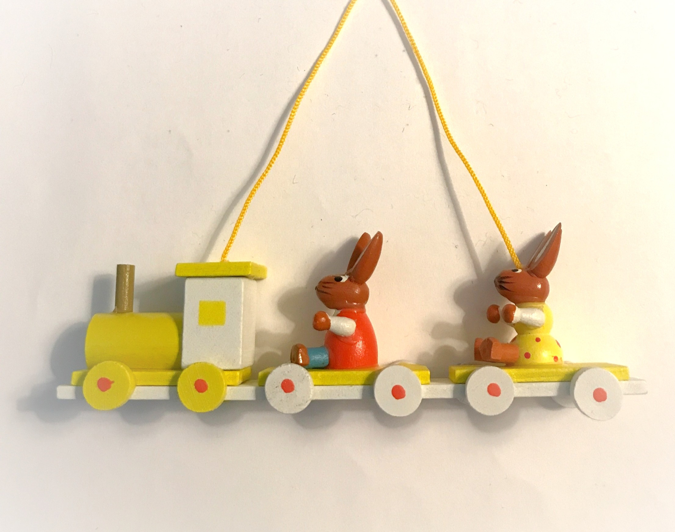 wood-bunny-train