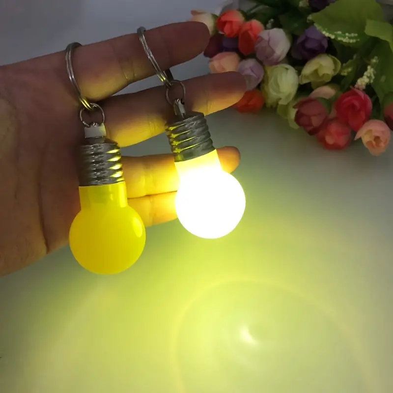 LED Light up bulb Keyring | TG Christmas