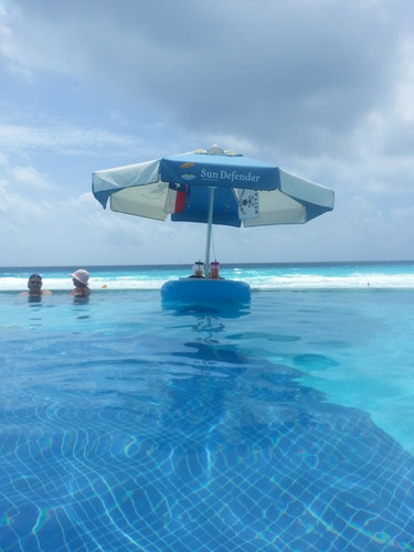 Aquashade Base (use your own umbrella) | Sundefender