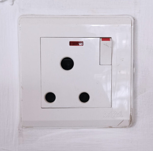 Bristol 15A Single Socket | Thatday Electricals