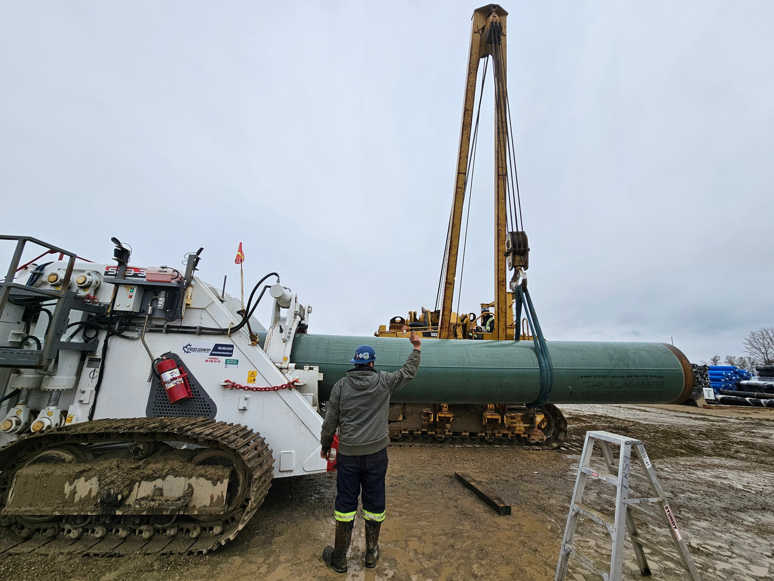EQUIPMENT | Pipeline Equipment | Cross Country Canada