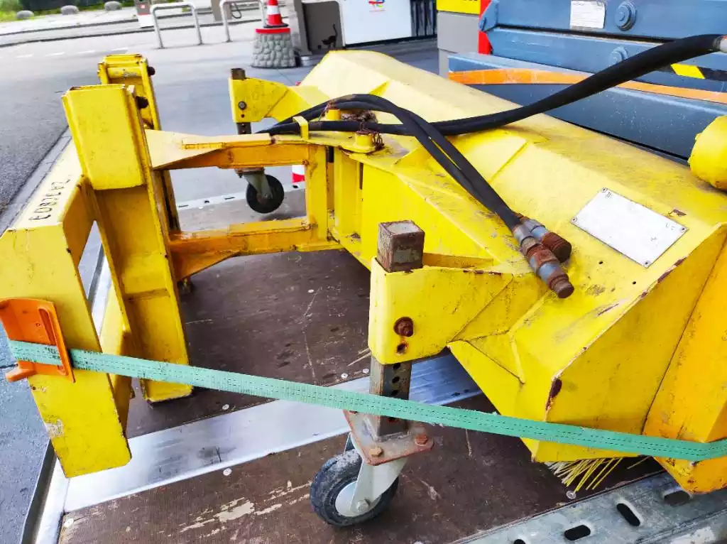 Eladó | SZERELŐKOSÁR OLLÓS