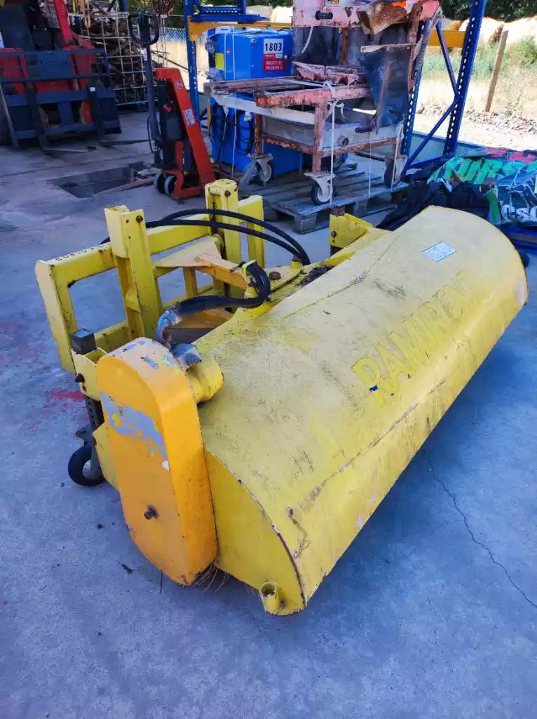 Eladó | SZERELŐKOSÁR OLLÓS