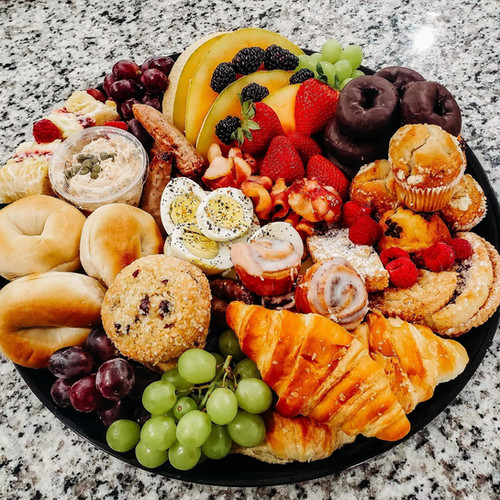 18” Round Brunch Board | Court's Kitchen