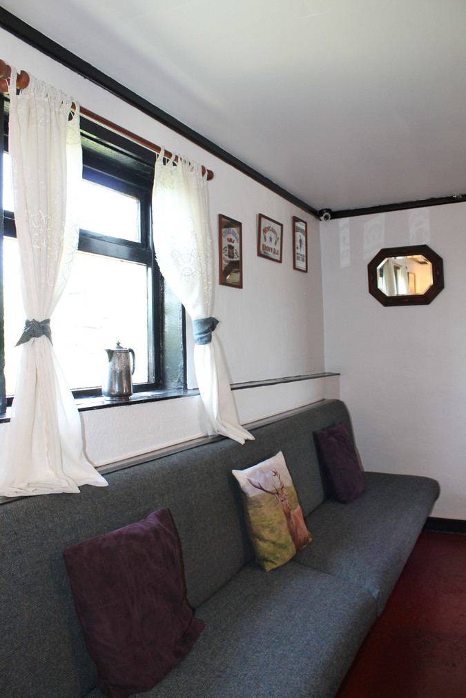 Pub | Cross Inn & Old Barn Bar | Isle of Lewis | Hebridean Way