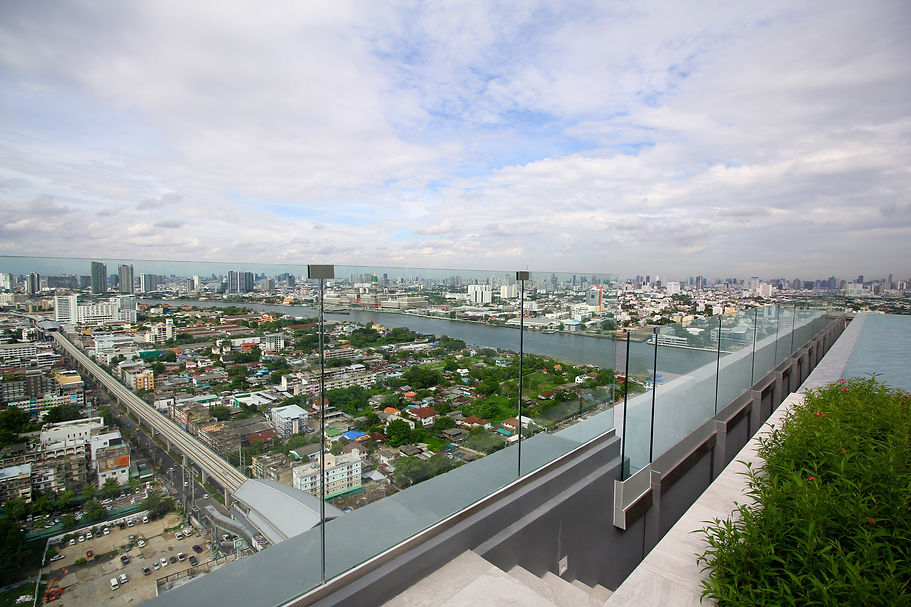 เดอ ลาพีส จรัญ 81 | KC Globaltech