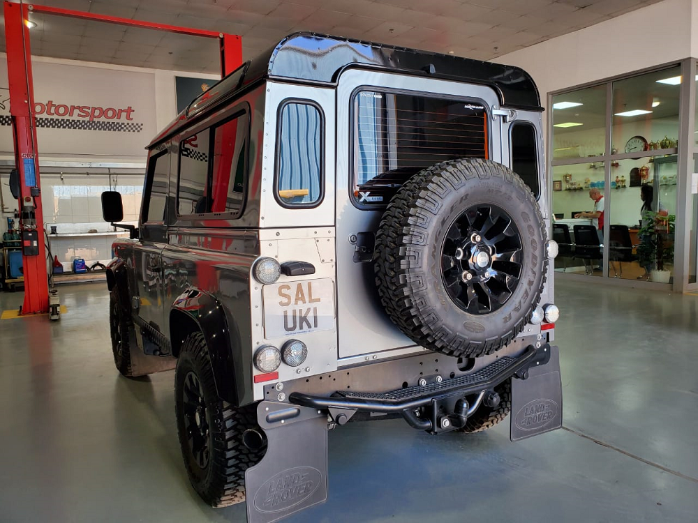 Defender 90 automatic transmission conversion