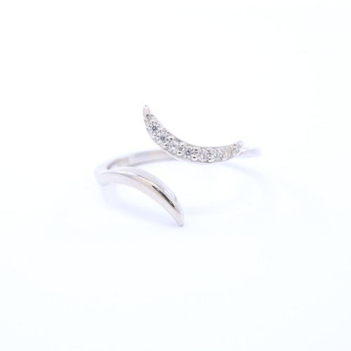 Curved Pointy Ring | Vivi Sun Jewelry