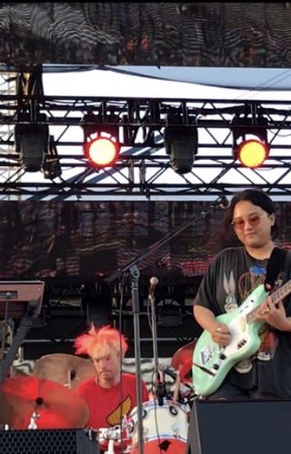 does paramore still tour