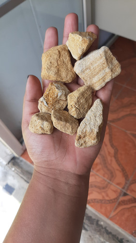 Piedra natural mollejon cuarta amarilla | Enchapes Heredianos