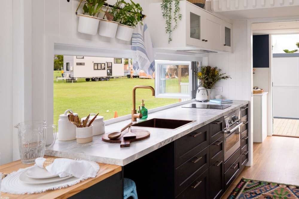 Choosing the Right Appliances for a Tiny Home: Big Fun in Small Packages 🎉🏡