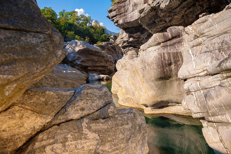 Ponte Brolla, Ticino - great boulders to climb with crystal clear ...