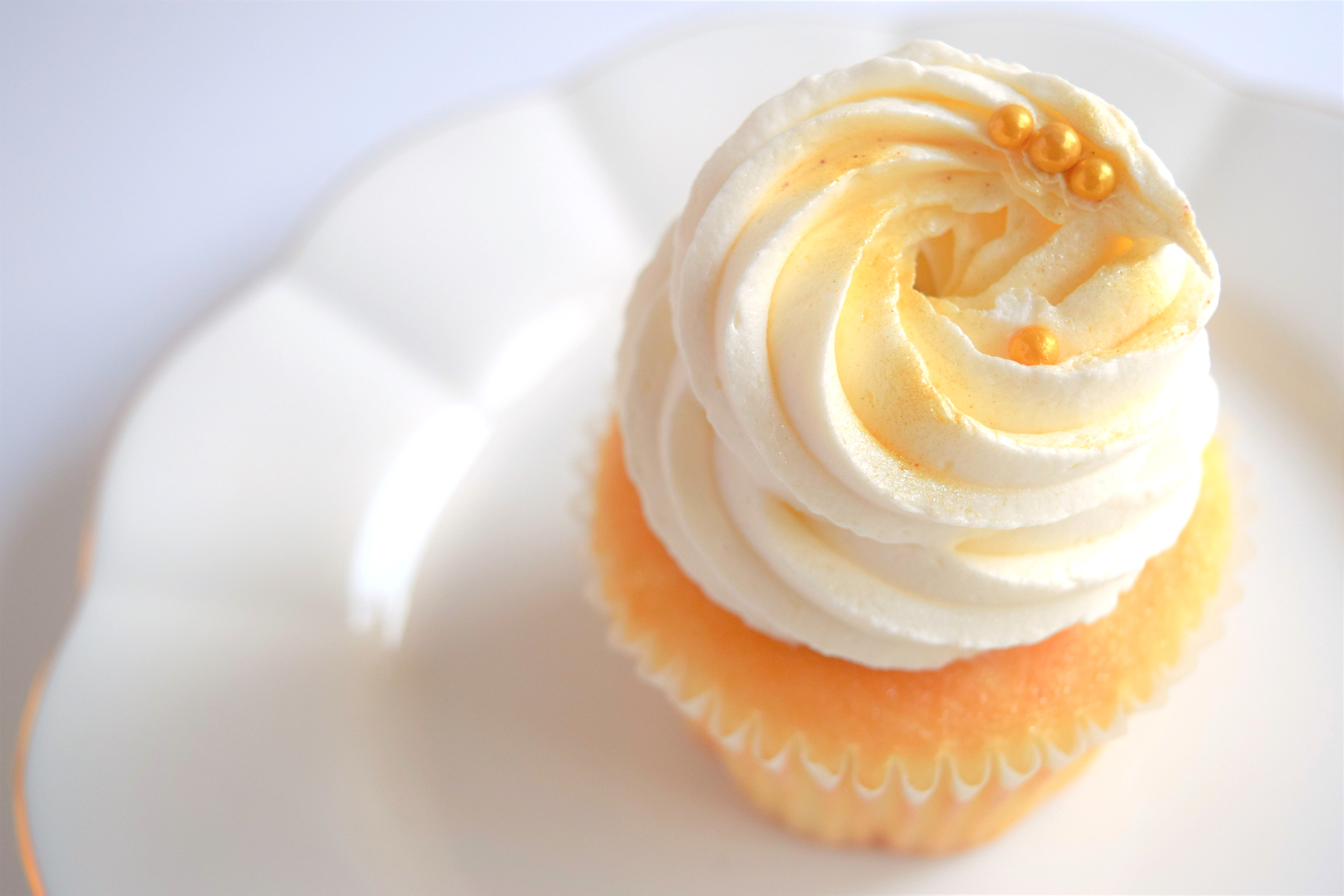 August June Desserts | Custom Cakes & Gourmet Cupcakes