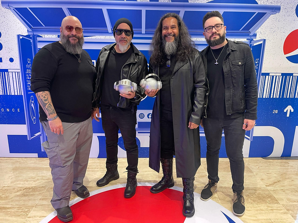 STRATUZ se convierten en la primera banda de metal extremo en ganar los ...