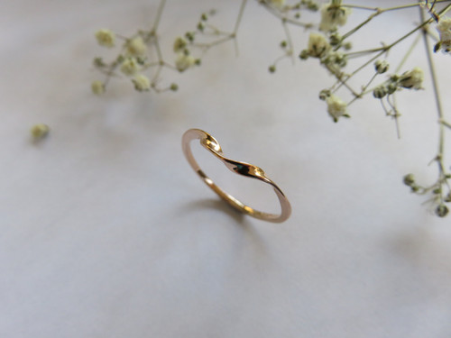 Curved Twisted Stack Ring | Mignon Daubermann