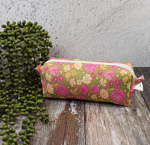 Floral Burst On Green Boxy Zipper Pouch | Sew Unique