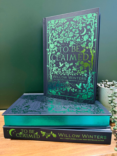 To Be Claimed by Willow Winters GREEN FOIL HARDBACK SPRAYE | Books Ever ...