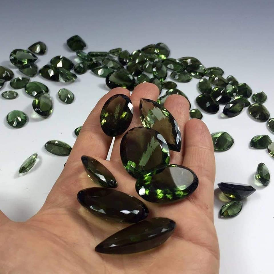 *17*REIKI STONES/(4) MONOCLINIC/RAMONA MOORE