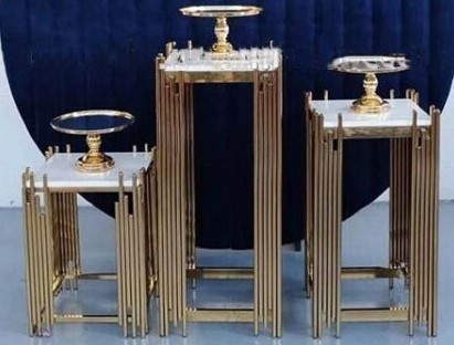 Gold Tube Square Cake Table | Amethyst Wedding