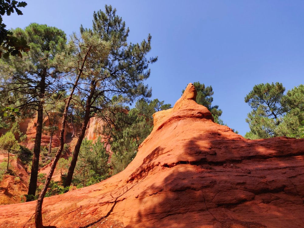 Le Colorado Provencal : Les ocres de Rustrel et de Roussillon en France