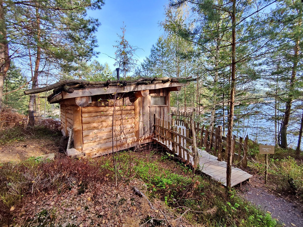 Cabane insolite sur le lac de Pierre-Percée en Lorraine