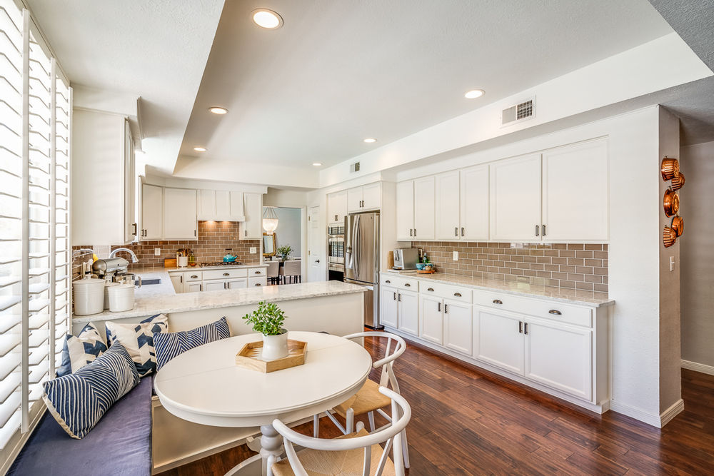 SIMPLE WHITE KITCHEN MAKE-OVER