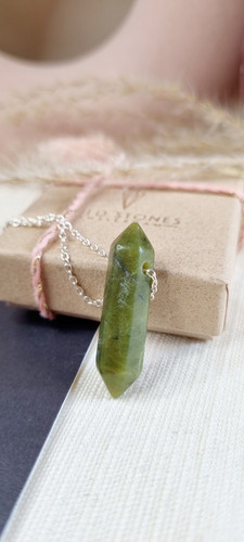 Jade minimalist necklace (jade ketting) | Wild Stones Amsterdam